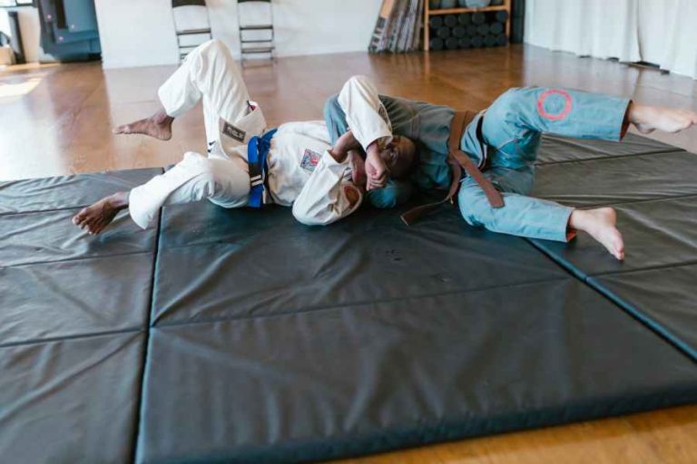 Brazilian Jiu-Jitsu 101: Your Beginner's Guide To BJJ